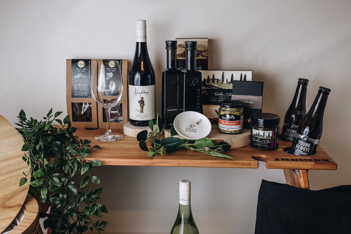 BESPOKE HAMPERS. Beautiful Corporate Hampers